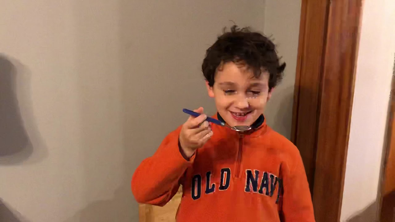 Big Ben drinks Apple Cider Vinegar - YouTube