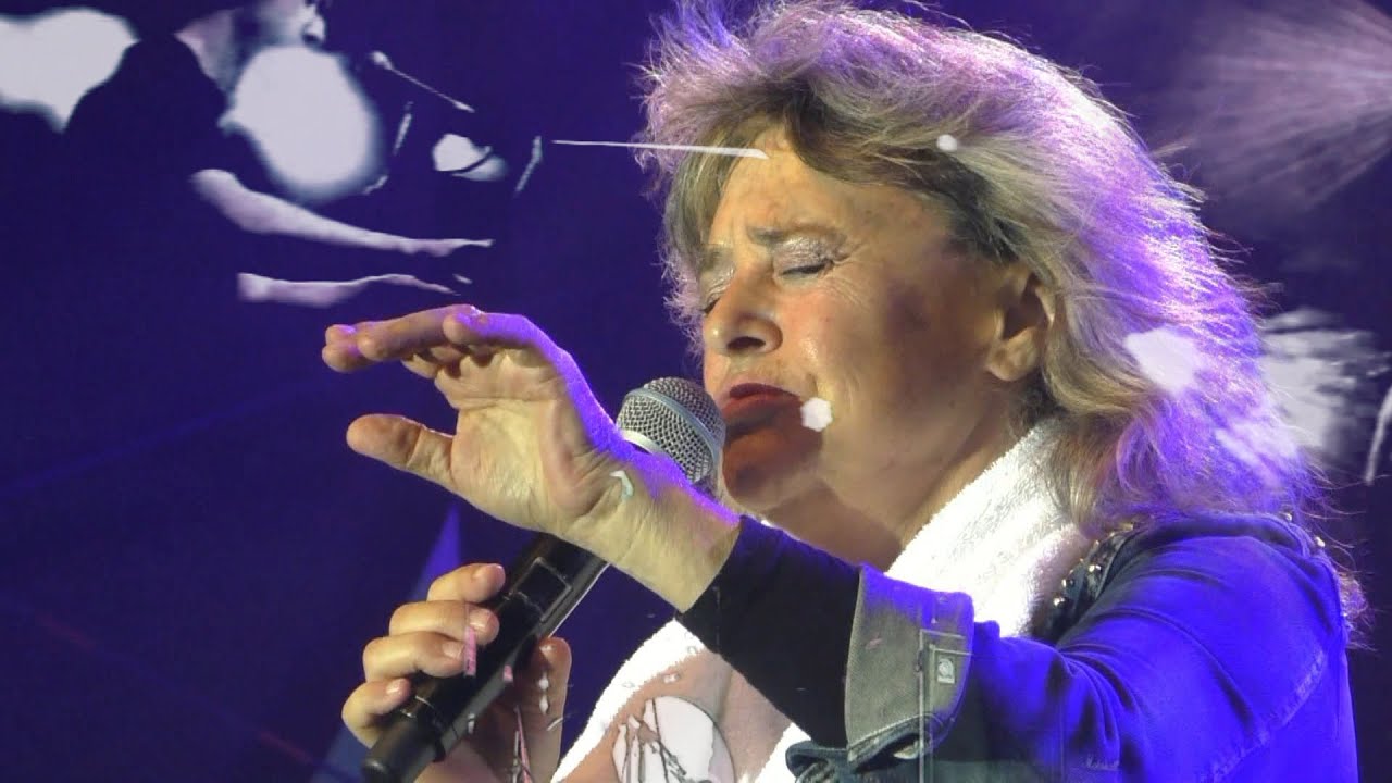 Suzi Quatro & Band - Desperado - live - YouTube