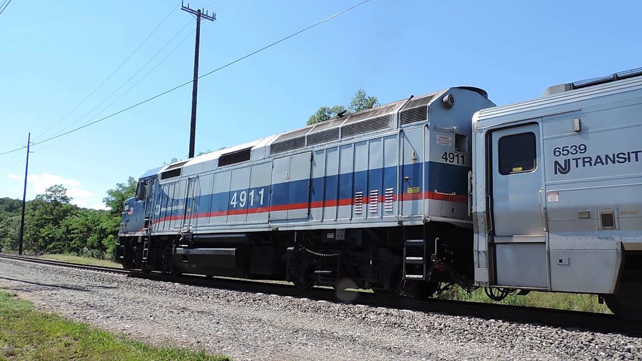PL42AC & F40PH-3C Engines @ Boonton - YouTube