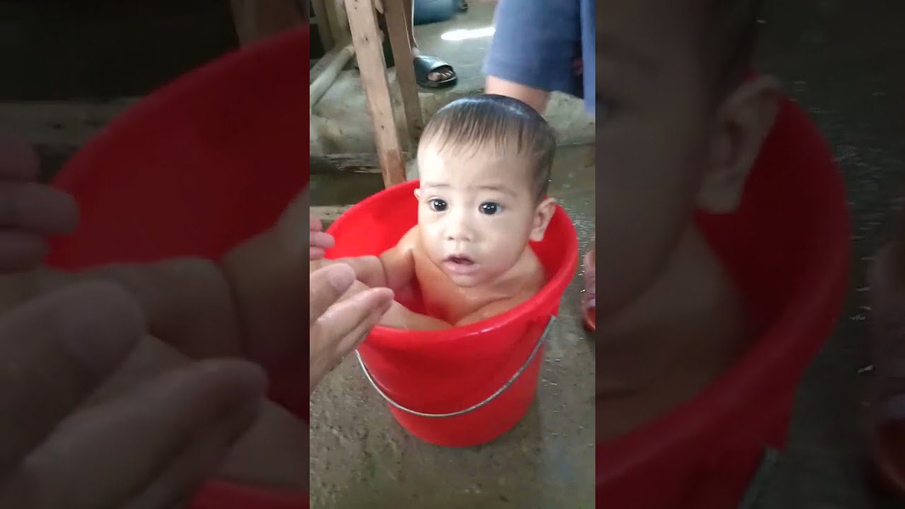 bata sa balde - YouTube
