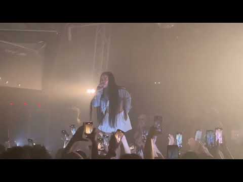 Awich - WHORU? (feat. ANARCHY) - YouTube