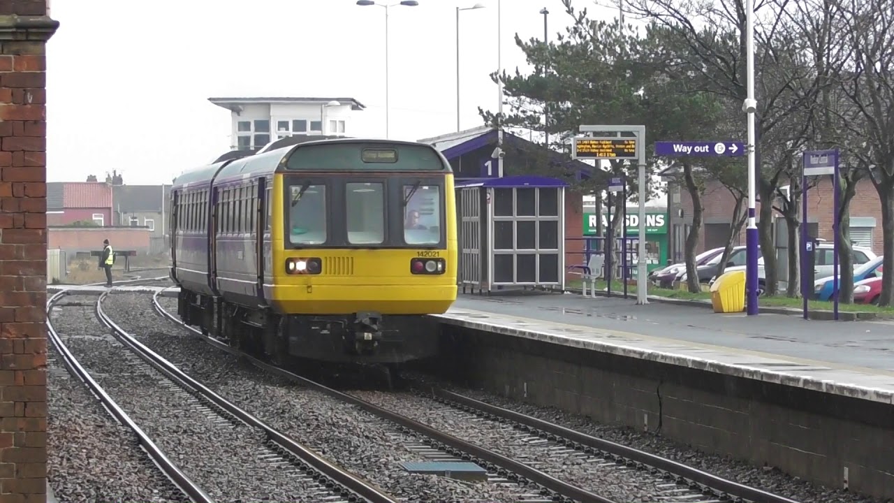Redcar Central Station 3/4/18 - YouTube