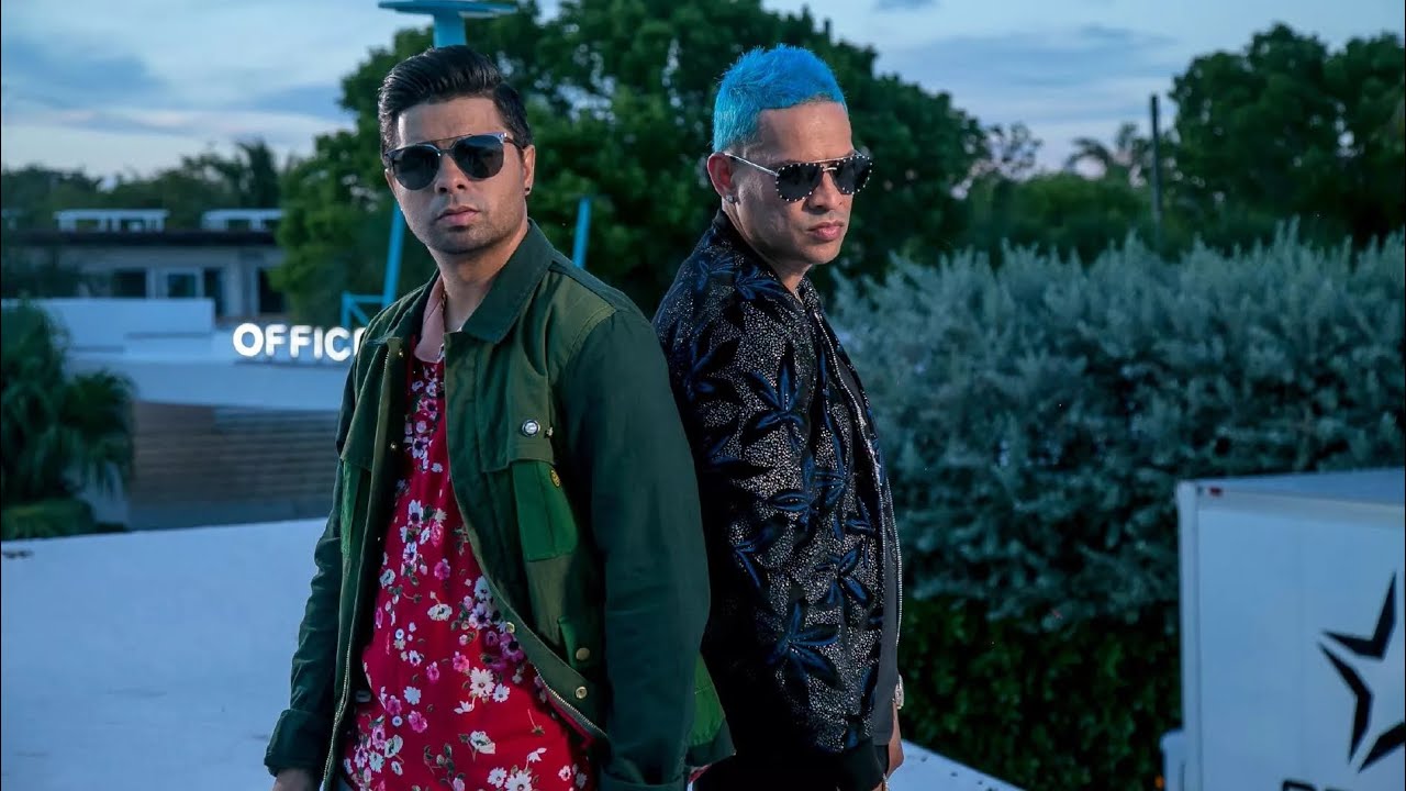 ES UN SECRETO REMIX 3 - YouTube