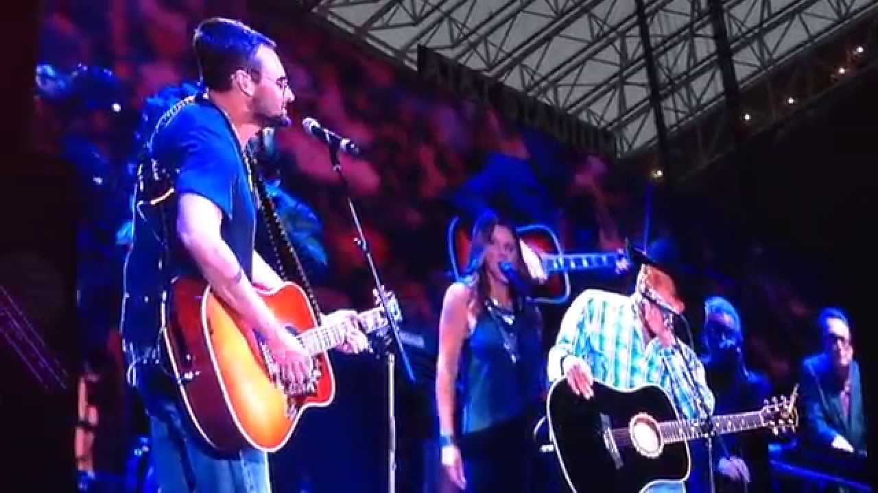 George Strait LIVE - 2014 Final concert at AT&T Stadium - "Easy Come ...