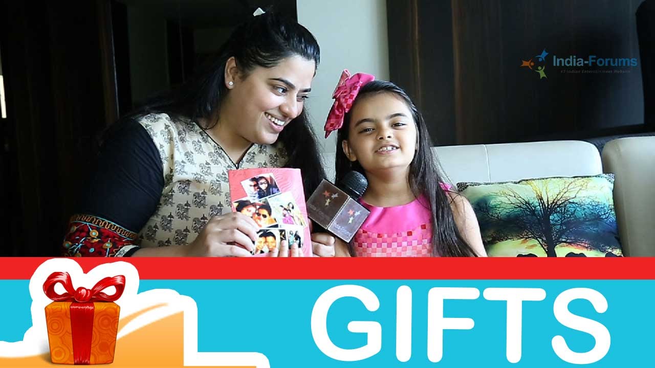 Ruhanika Dhawan's Gift Segment! - YouTube