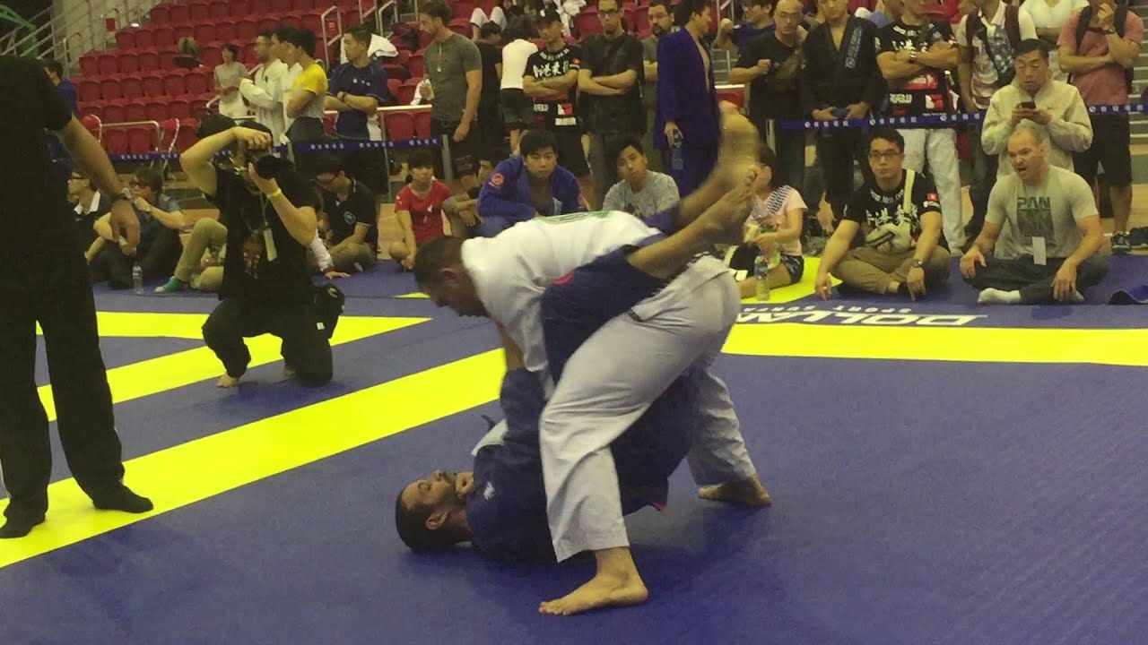 Nosh Khan (atos hk) vs Mehdi EL AJIMI - YouTube