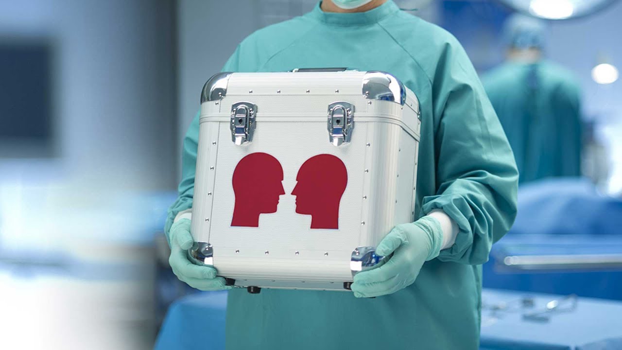 Italian surgeon declares new 'milestone' in China - YouTube