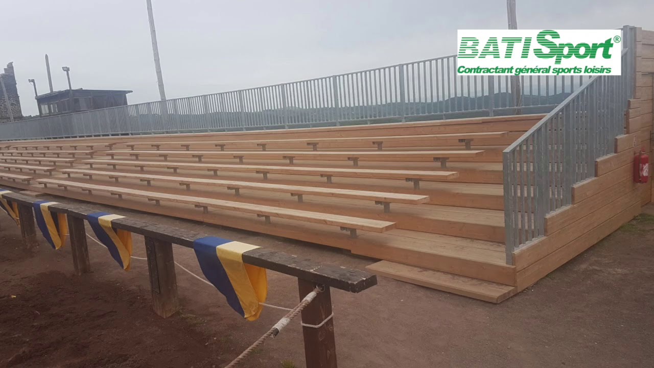 Construction gradins en bois - Château de Murol (63) - YouTube