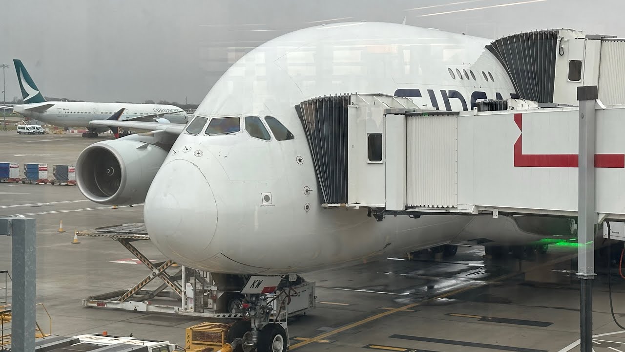 [26 DEC 2024] Singapore Airlines SQ317 A380 Departing Heathrow | Low ...