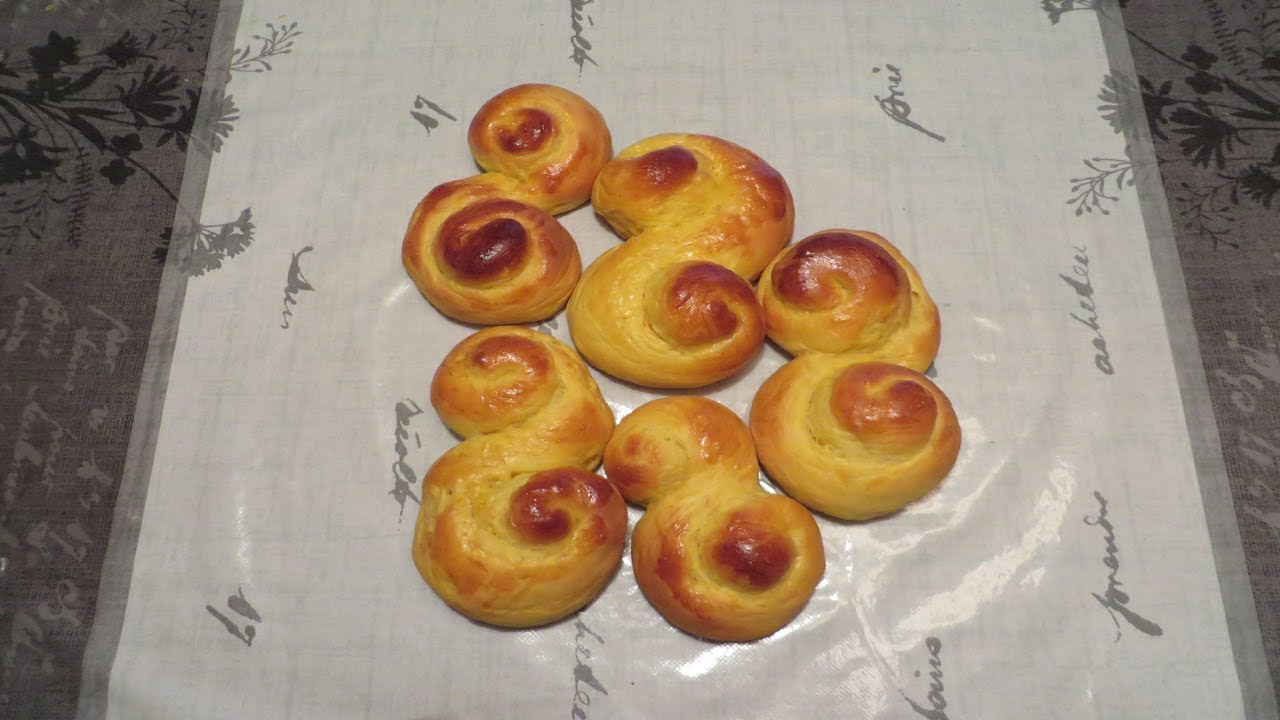 Swedish Saffron Buns/ Lussebullar - YouTube