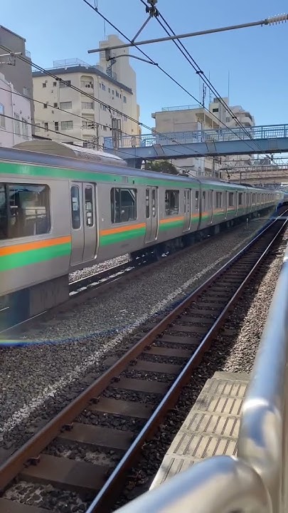 上野東京ラインE233系＋E 231系通過シーン - YouTube