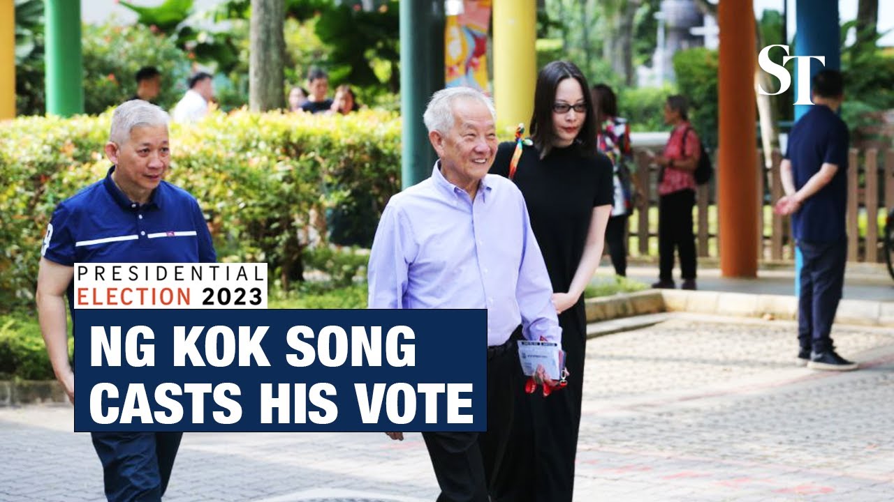 Ng Kok Song votes at Katong polling station - YouTube