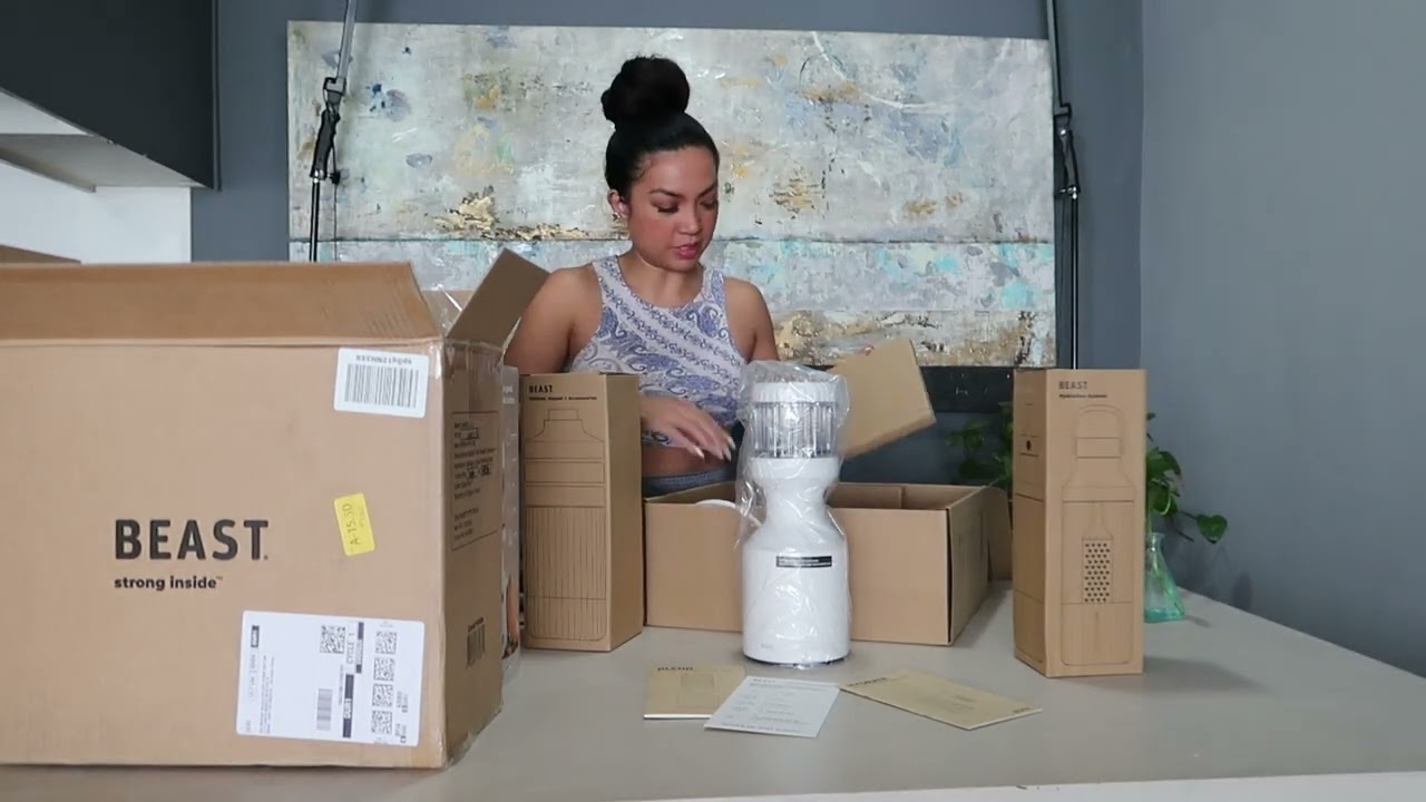 The Beast Blender Unboxing! The picture VS the actual product. - YouTube