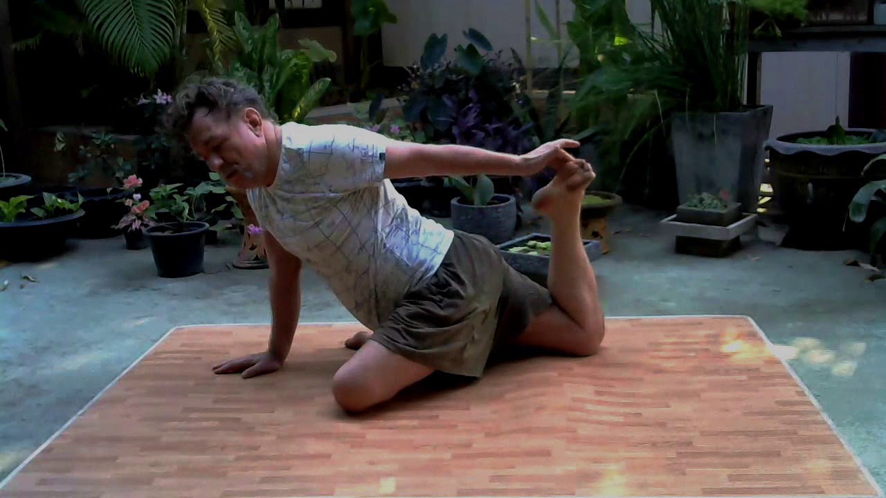 My Daily Chalutz Atzmut [Yoga] Routine 2020 - YouTube