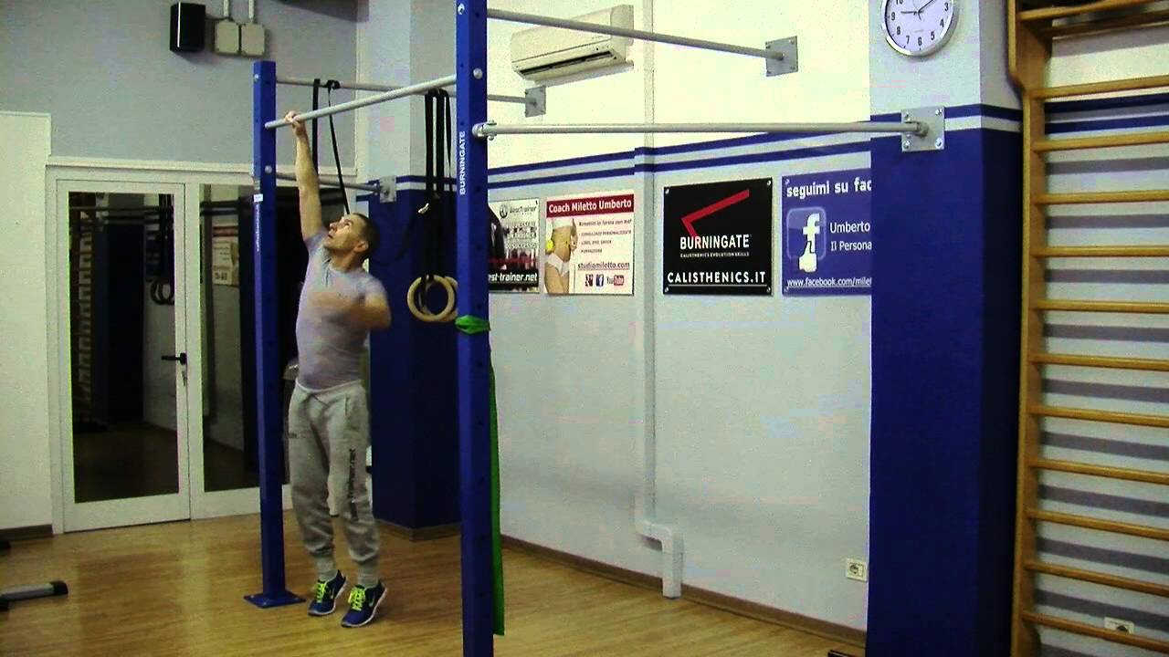 Front Pull Tuck Calisthenics - YouTube