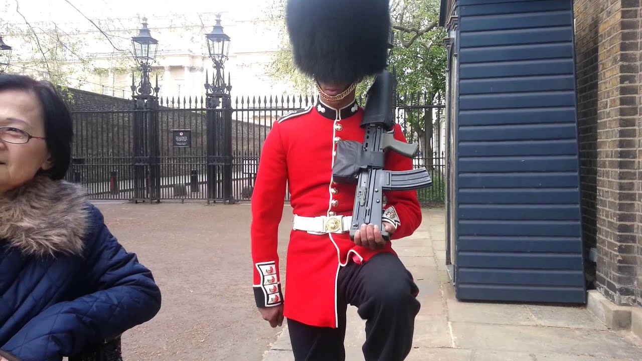 Clarence House Guards London, UK - YouTube