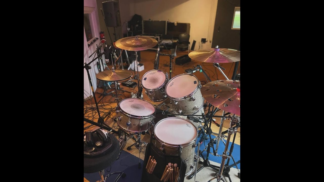 Robert Brian - Musical drumming and making music. - YouTube