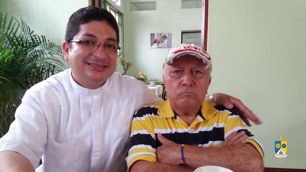 El Pbro. Carlos Cubillos entrega el cargo de Vicario de Administración ...
