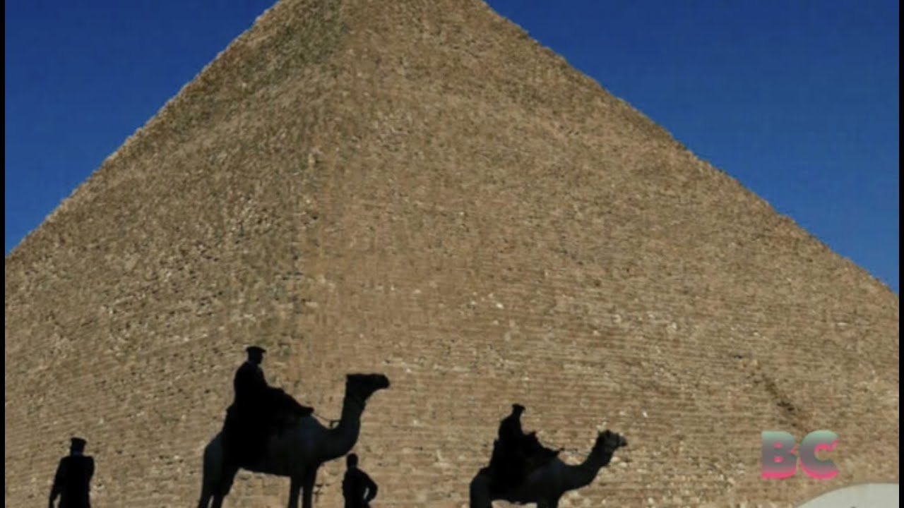 A scan discovers a 30-foot-long hallway inside the Great Pyramid - YouTube