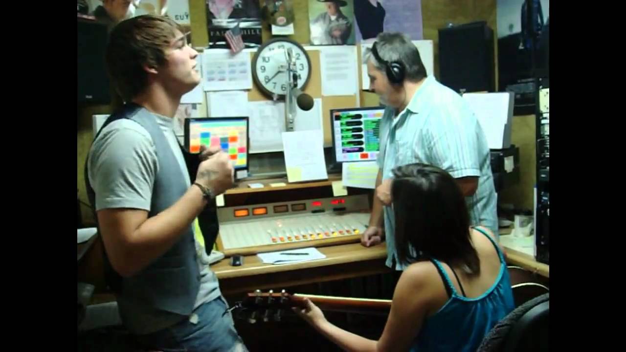 Nathaniel Kenyon and Emily Kenyon at RadioStationZ94 - YouTube
