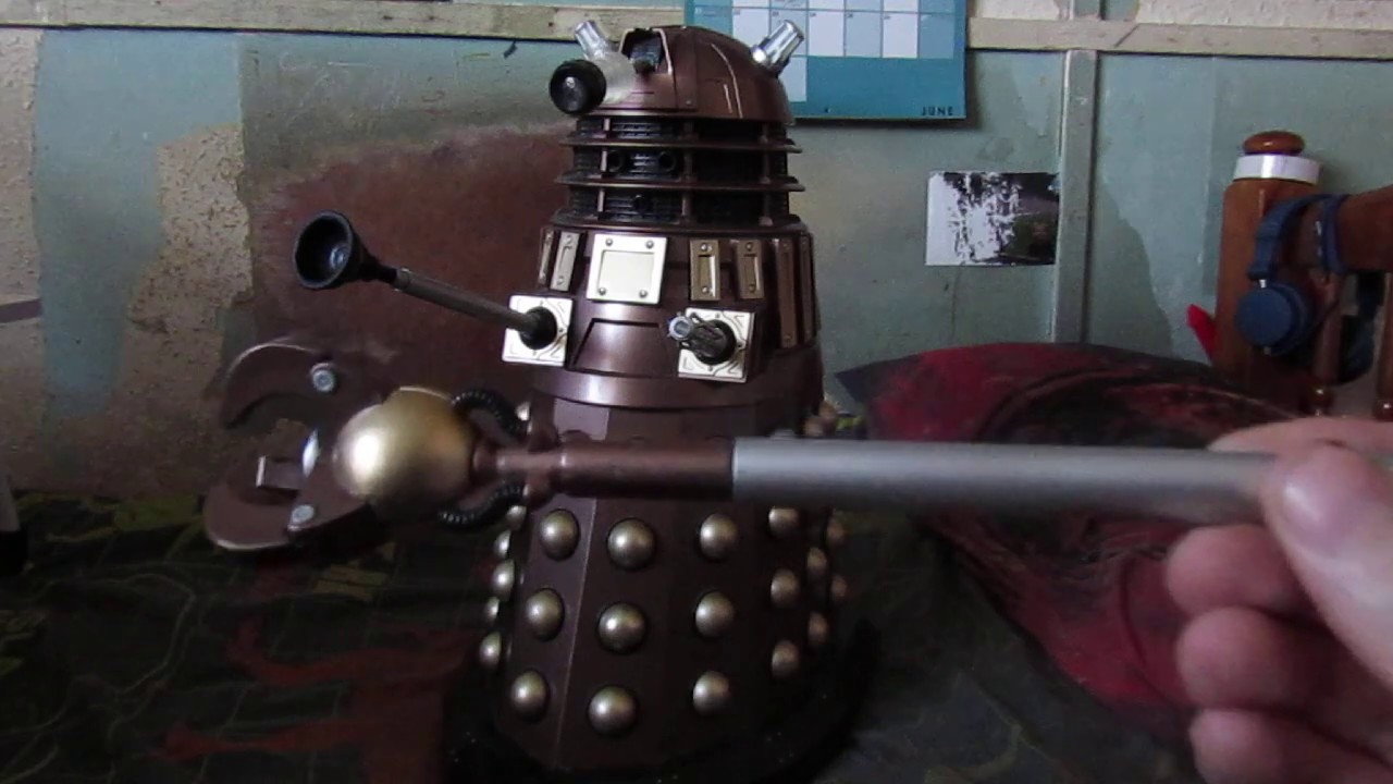 Review 18inch voice interative Remote control dalek - YouTube
