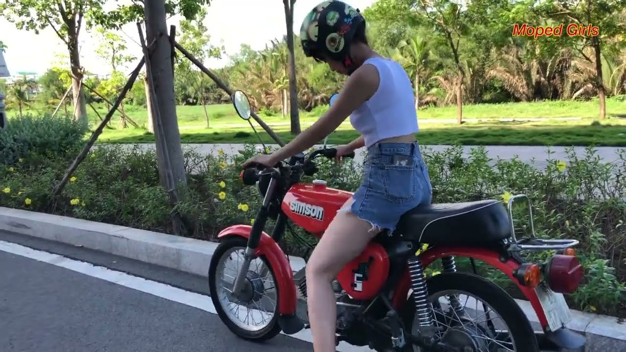 Girl Ride Simson | Kickstart - YouTube