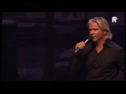 Dries Roelvink bij de Dave On Stage Bonte Kerst Avond Part 1 - YouTube