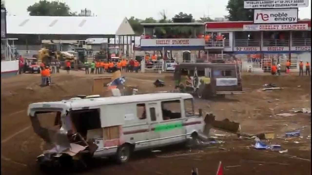 RV Demolition Derby - Greeley Stampede 2014 - YouTube