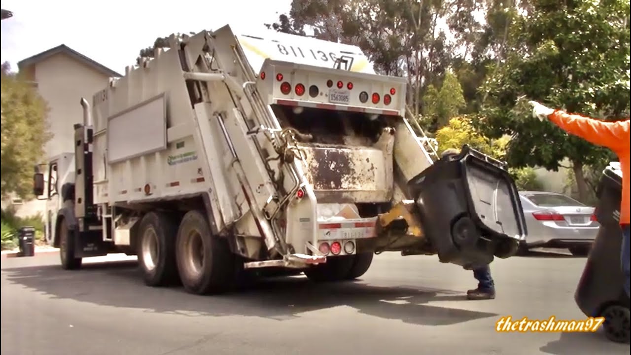 CCC/Pak-Mor Rear Loader Tipping Zarns (Multi-Family Collection) - YouTube