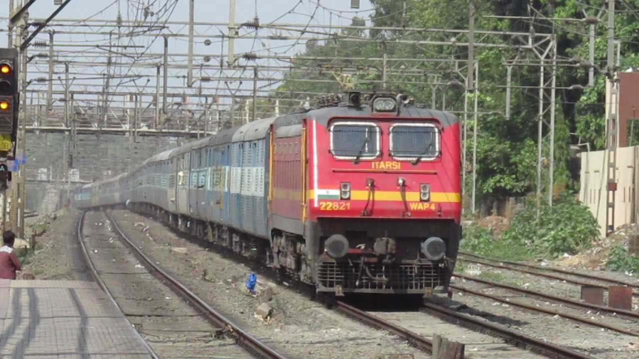 25 Coach Train | 5,700 Horse Power WAP4 | Indian Railways | 12142 ...