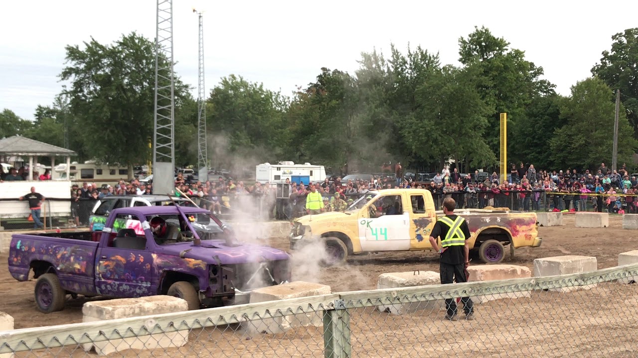 Mitchell Fair Demolition Derby 2019 / Race 4 - YouTube