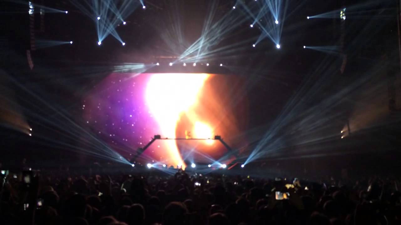 Avicii @ True Tour Tele2 - All You Need Is Love (ID vocal) - YouTube