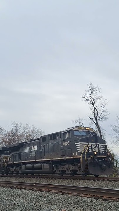 NS 4006 with an RS5T Horn, Leading!! - YouTube