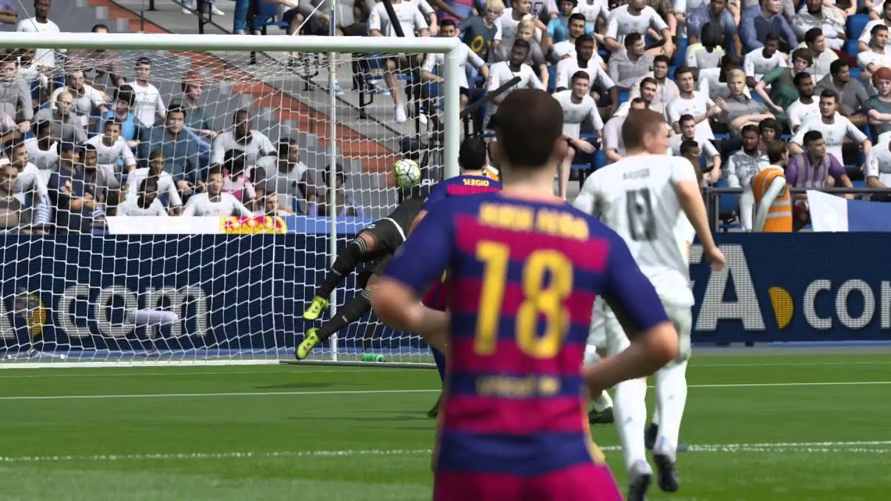 FIFA 16 教程 BALL ROLL/抹球 - YouTube