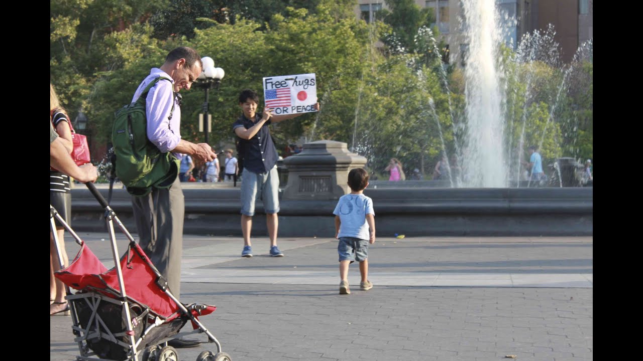 FREE HUGS in NY 6th Aug 2014 - YouTube