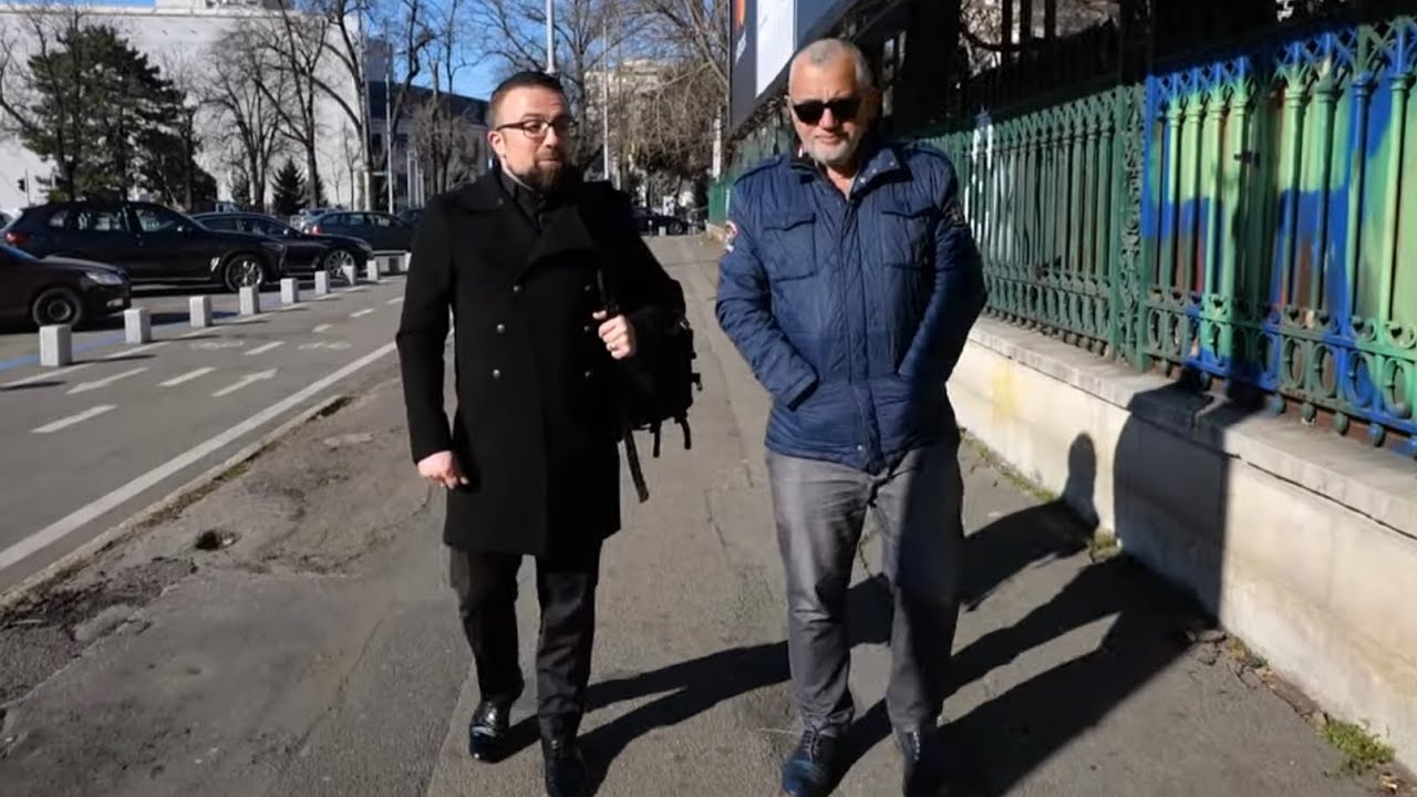 Damian Anfile imi arata ce s-a mai pastrat din Bucurestiul Regal ...