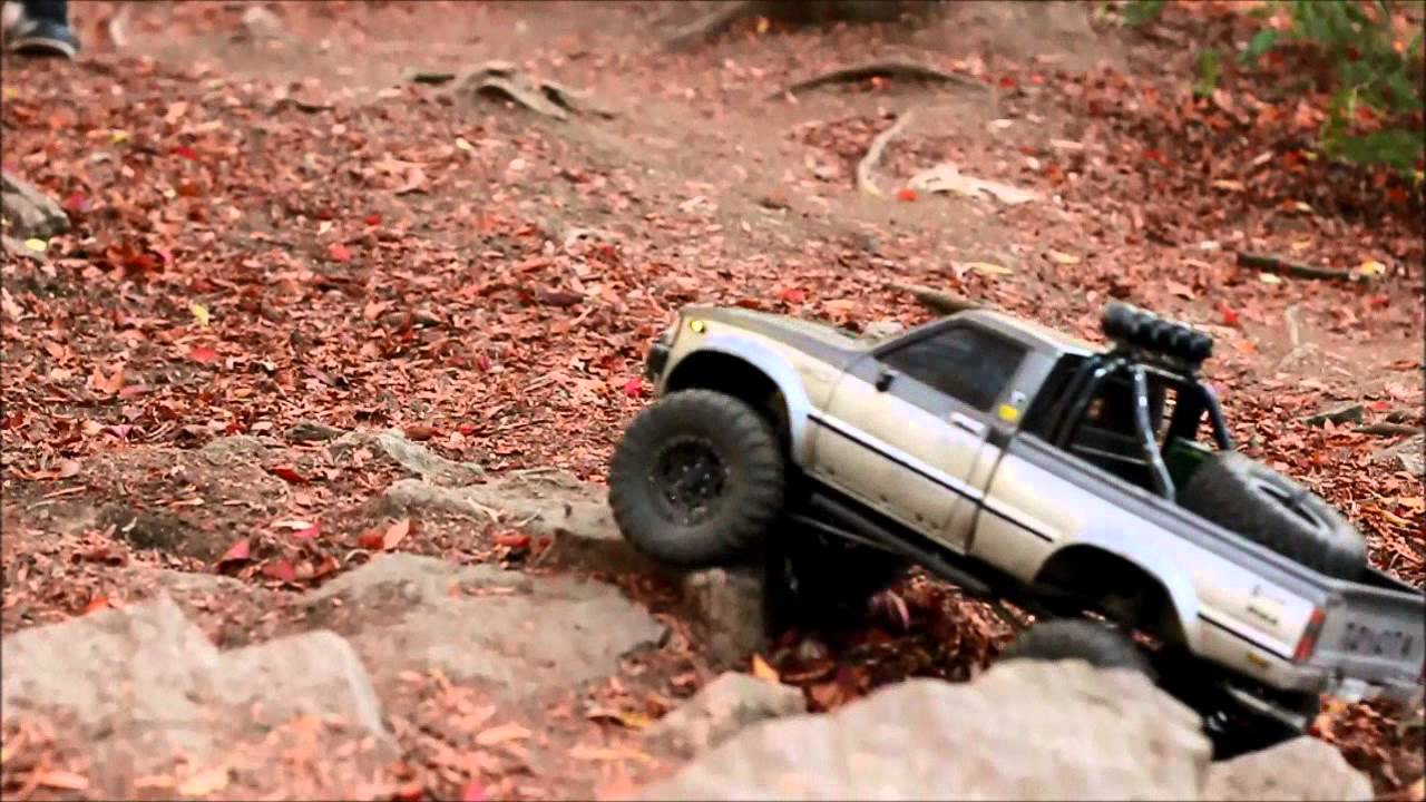 Axial SCX10 Hilux Chile - YouTube