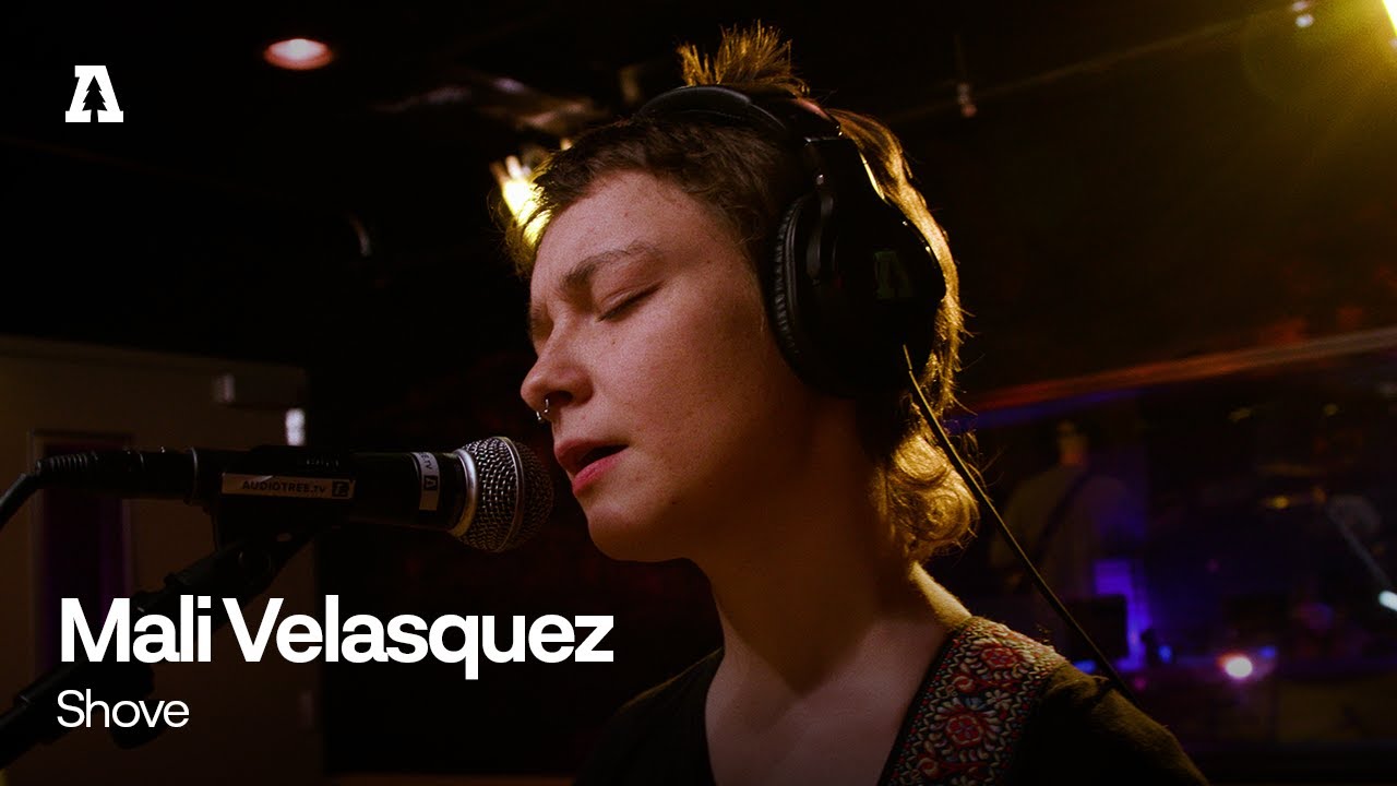 Mali Velasquez - Shove | Audiotree Live - YouTube