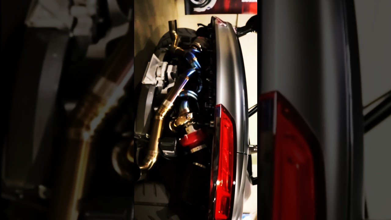 Horizontal with an Audi R8 Custom by Hurricane Motorsport - YouTube