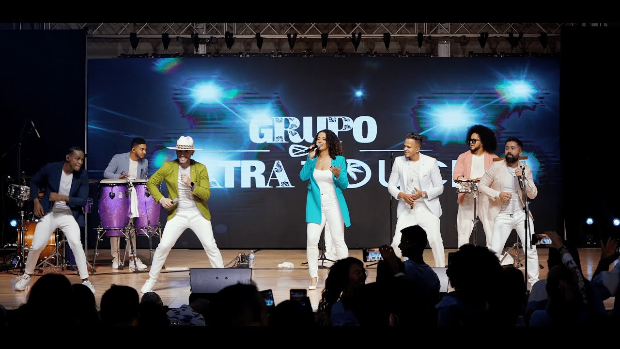 GRUPO EXTRA TOUCH - WORLD DEBUT - CHICAGO 2021 - YouTube