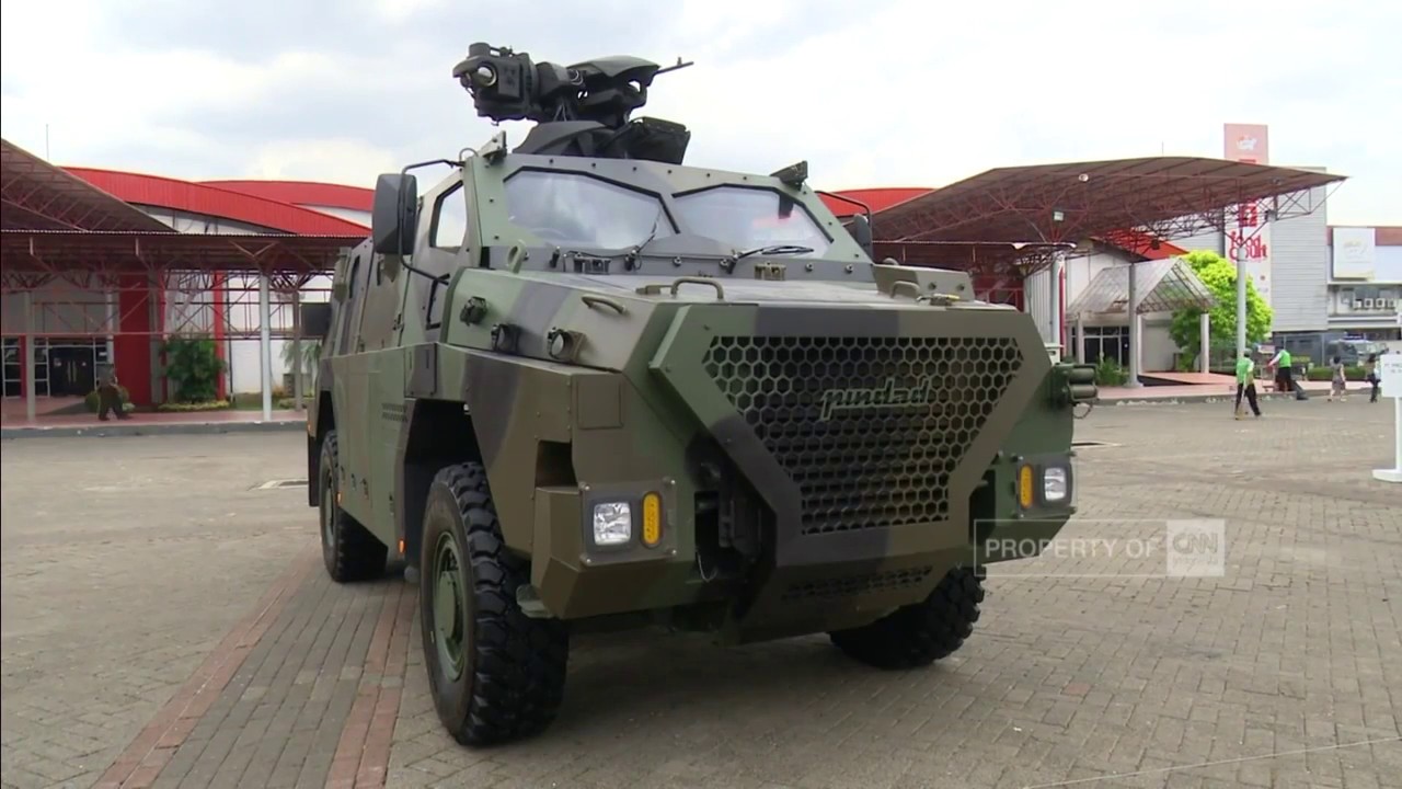 Ini Dia Panser Sanca Buatan Pindad - YouTube