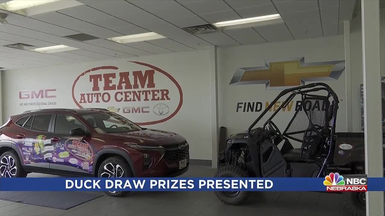 United Way of Western Nebraska presents prizes to duck draw winners ...