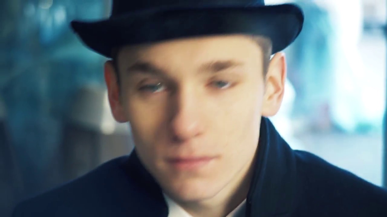 The True Story of the Apple Love - YouTube
