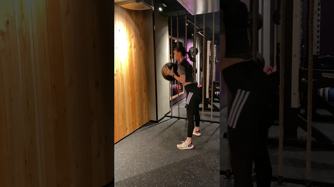 Wall ball + push down - YouTube