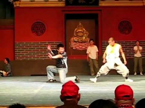 Shaolin Temple Kung Fu Demonstration - YouTube