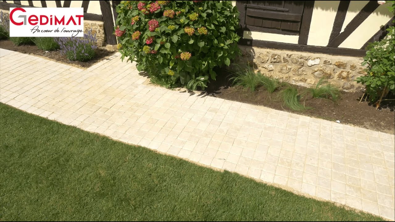 Poser une allée pavée - Ma Maison de A à Z - YouTube