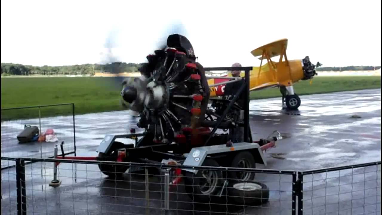 Russian Antonov AN-2 1000Hp engine, ground run - YouTube