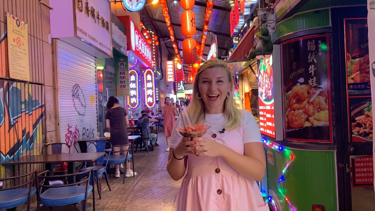 A bite of Ningbo: Meet the city through Dongyu night market - YouTube