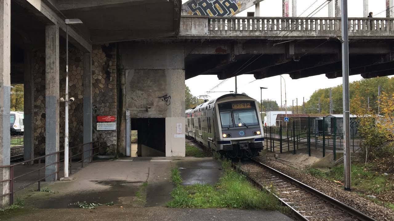 Arrivé RER-A MI2N ALTEO en gare de Achères-Grand-Cormier - YouTube