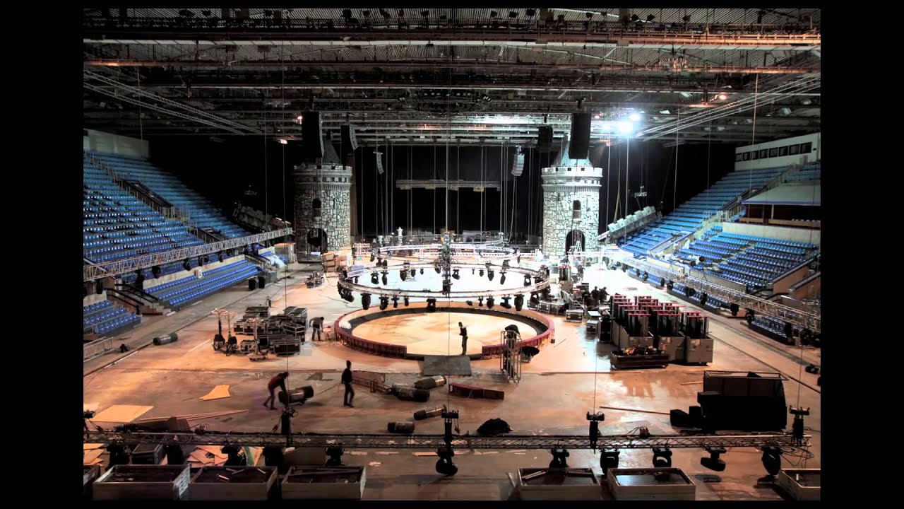 3 Musketeers Load-in Moscow Timelapse 2013 - YouTube